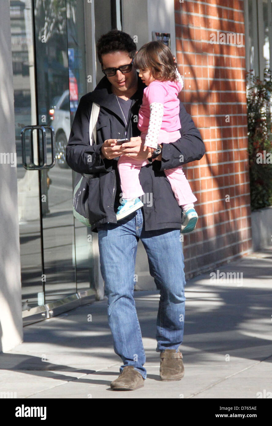 Mark Feuerstein shops in Hollywood Los Angeles, California - 31.01.12 ...