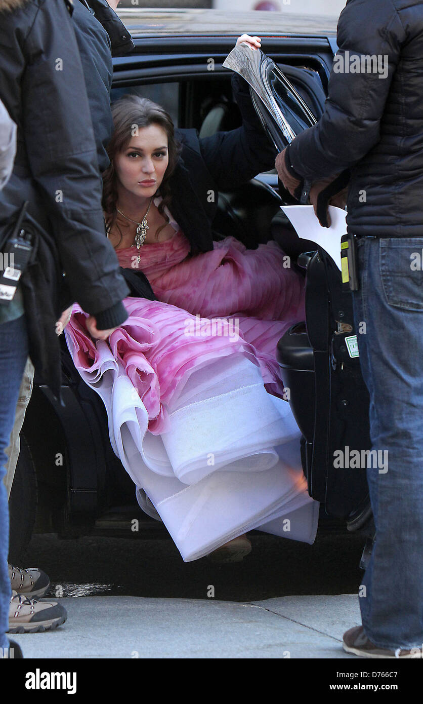 Leighton Meester on the set of 'Gossip Girl' filming on location in ...