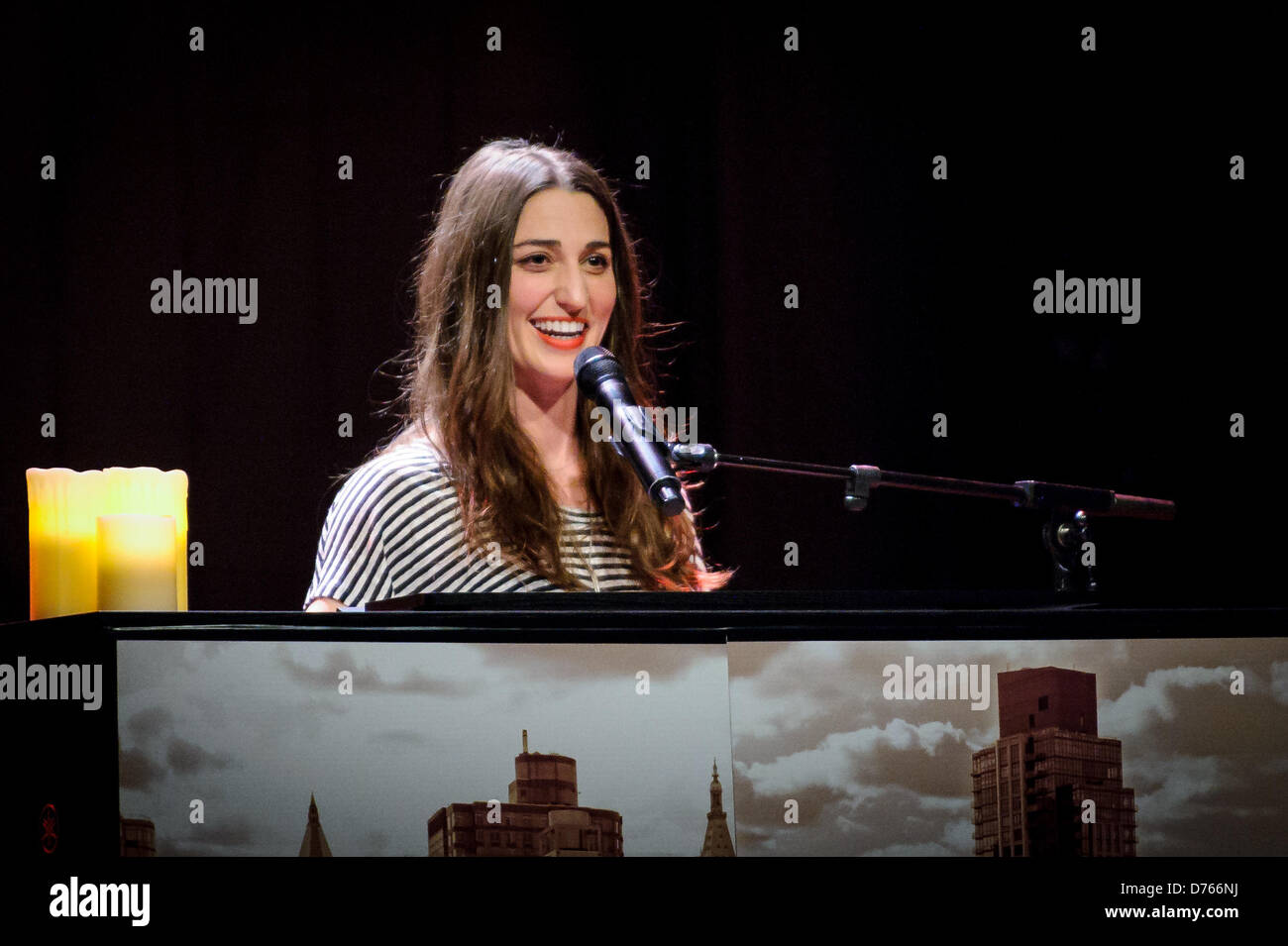 Sara bareilles 2013 hi-res stock photography and images - Alamy