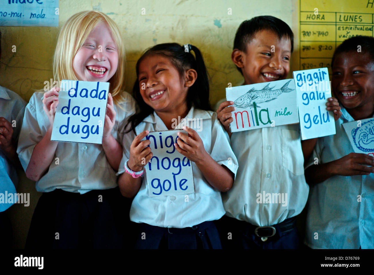 Guna yala children hi-res stock photography and images - Alamy