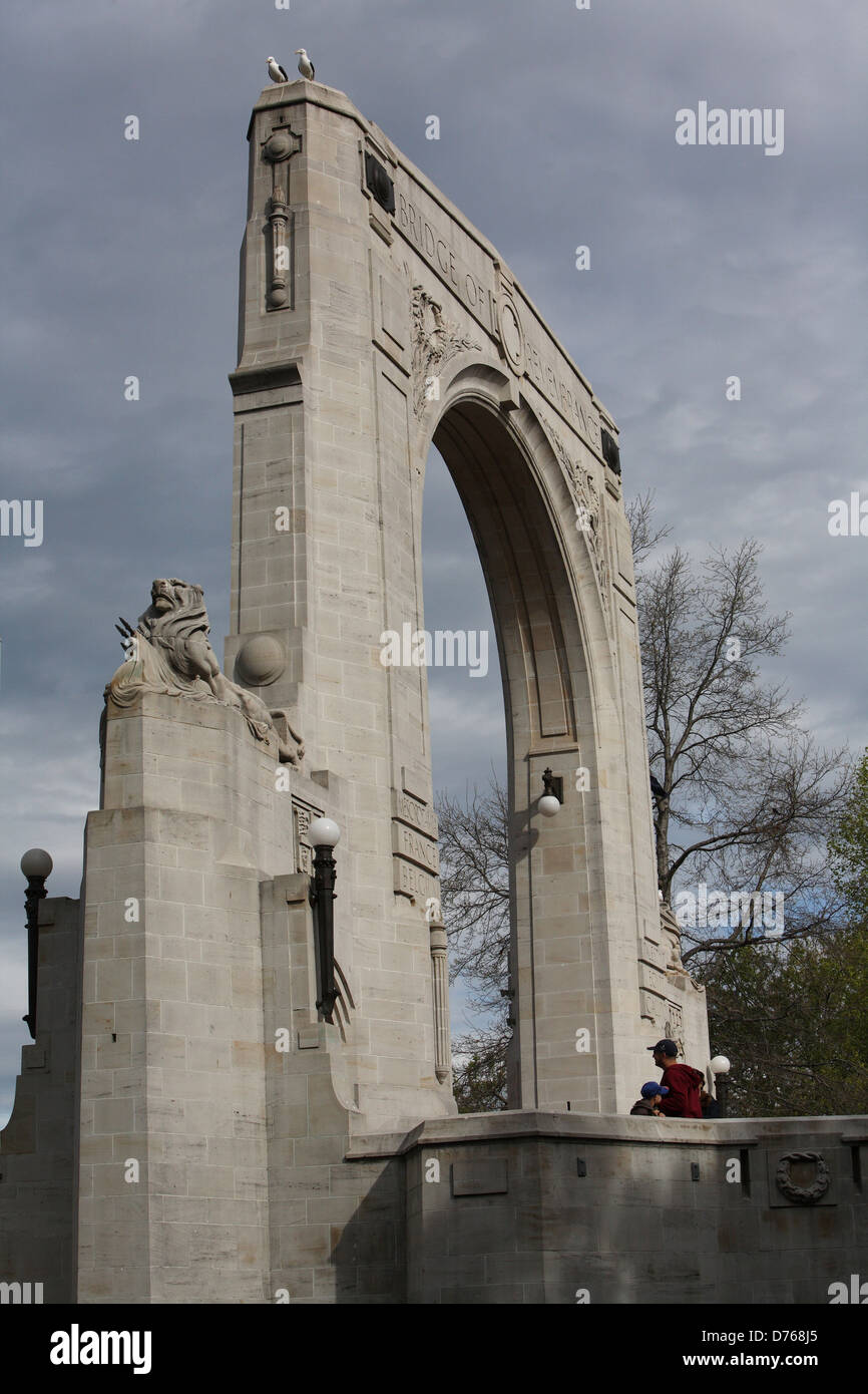 Bridge of Remembrance Stock Photo - Alamy