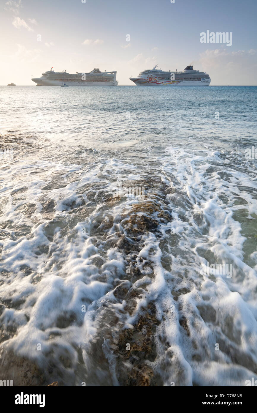 Cruise ships off the coast of Cozumel, Mexico Stock Photo - Alamy