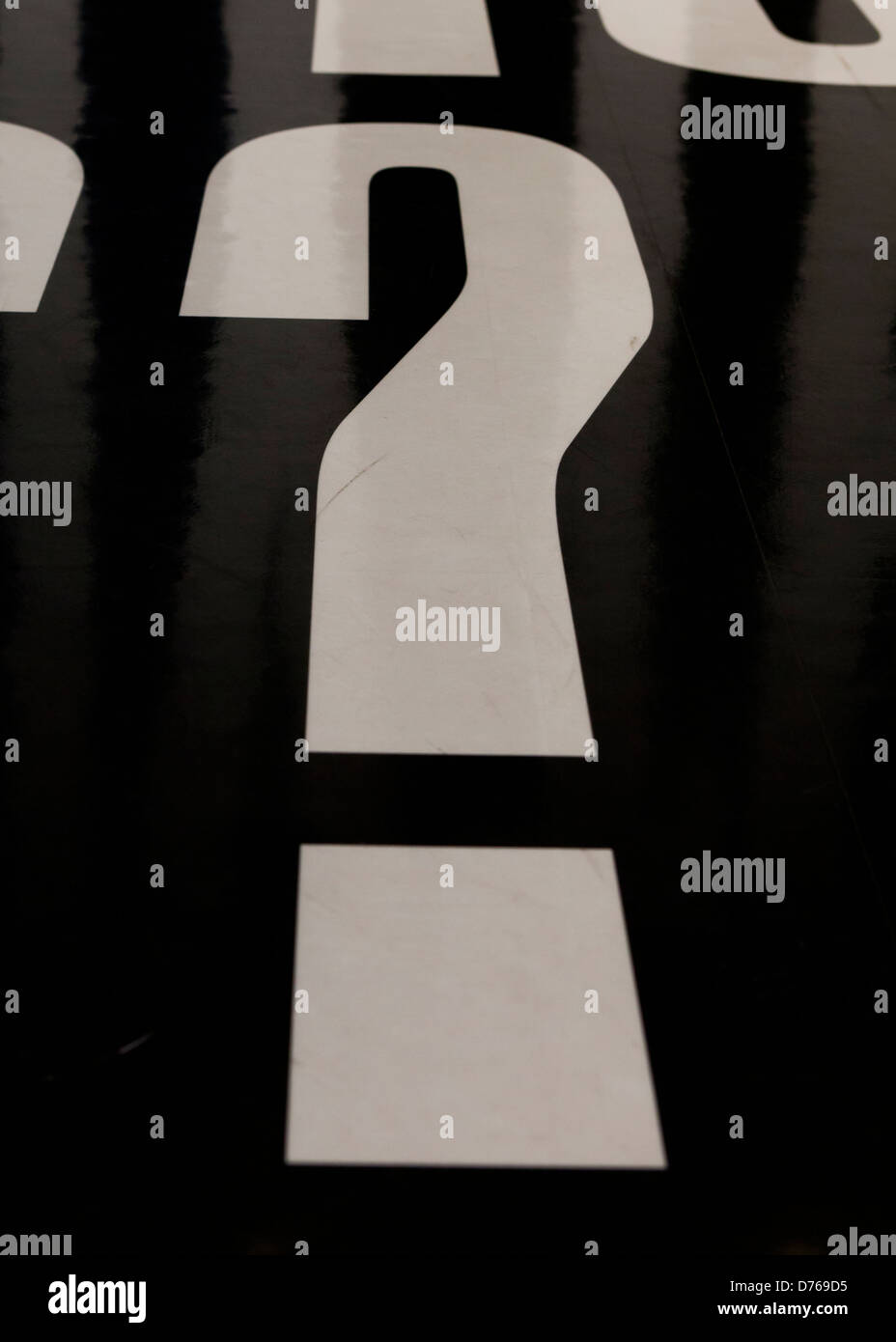 Question question mark hi-res stock photography and images - Alamy