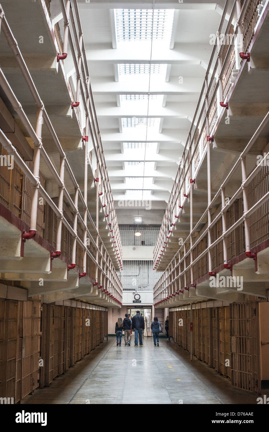 Alcatraz penitentiary prison cell hi-res stock photography and images ...