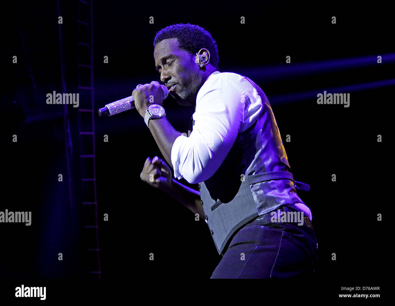 Shawn Stockman, of Boyz II Men performing at Manchester O2 Apollo ...
