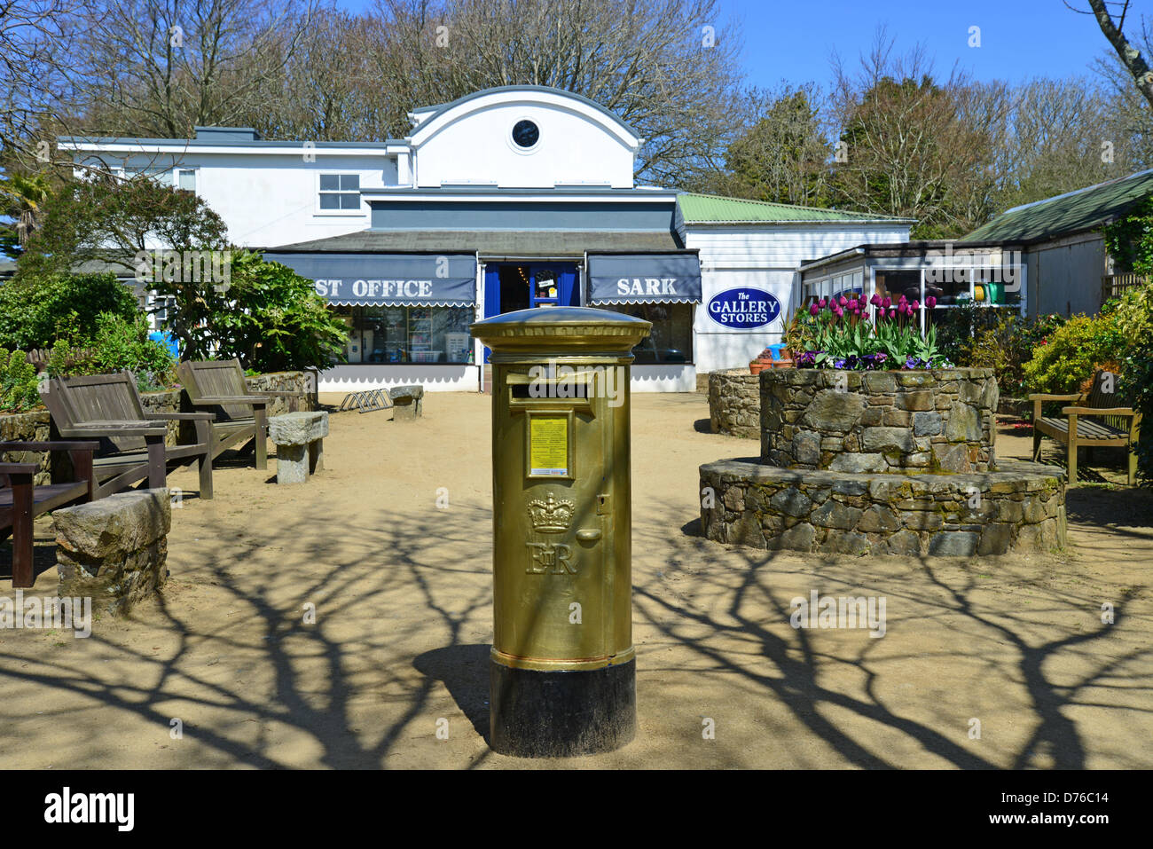 Post Office and gold post box, The Avenue, Greater Sark, Sark ...