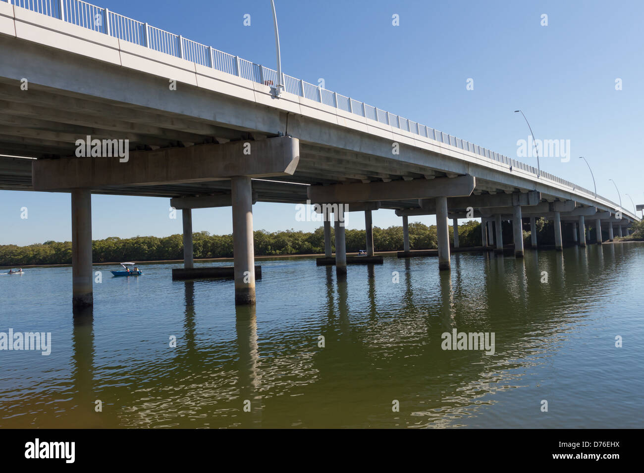 Highway river crossing hi-res stock photography and images - Alamy
