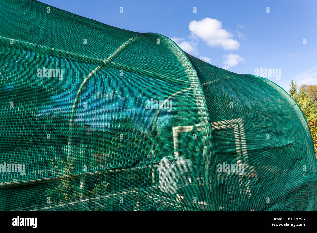 Shade house hi-res stock photography and images - Alamy
