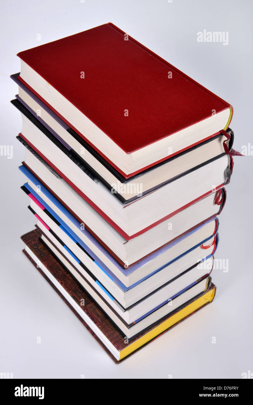 Pile of books hi-res stock photography and images - Alamy
