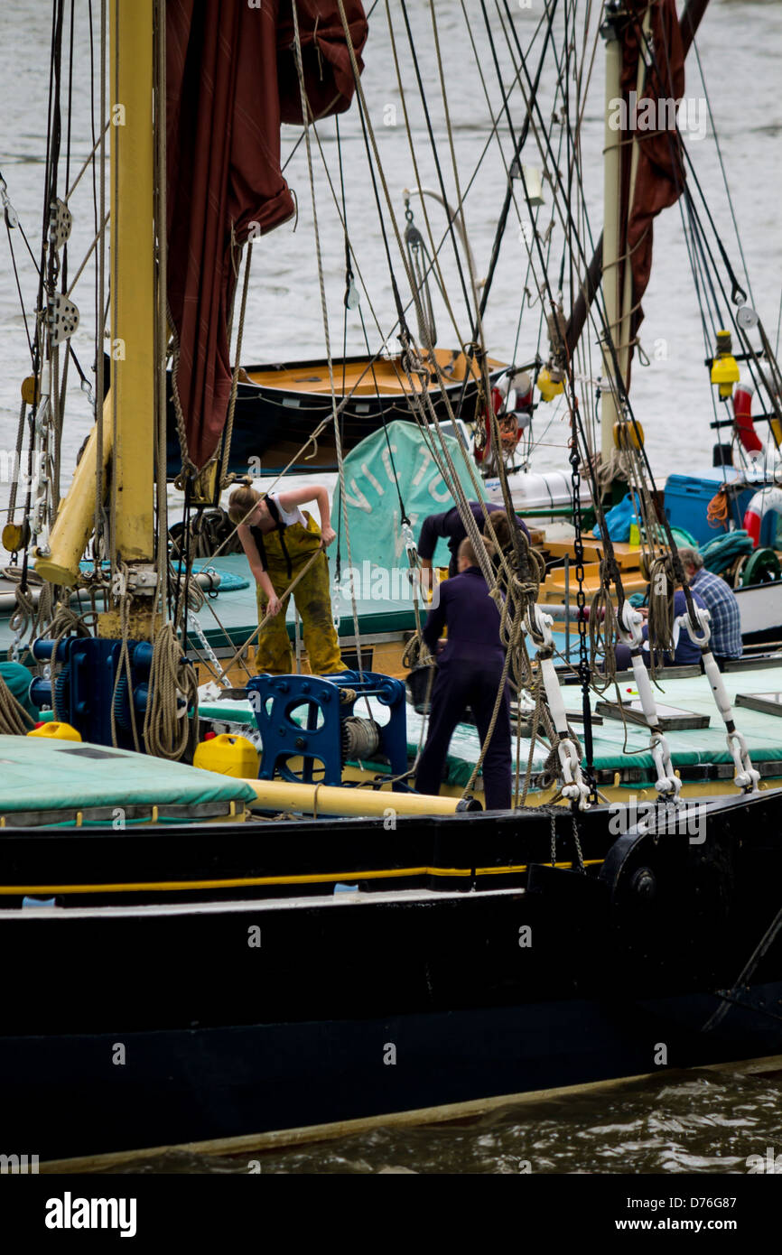 Cleaning barge hi-res stock photography and images - Alamy