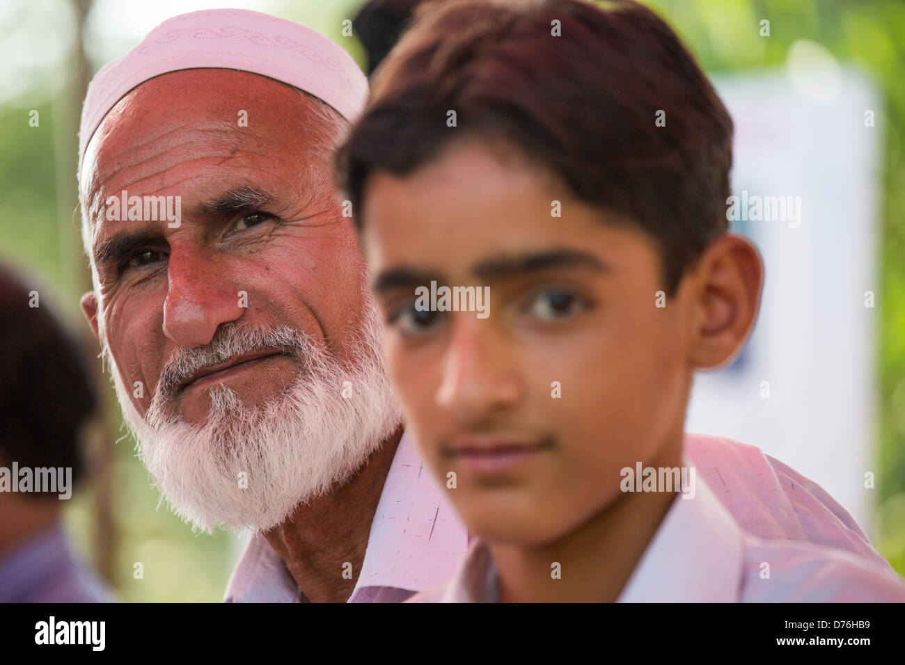 Pakistani family hi-res stock photography and images - Alamy