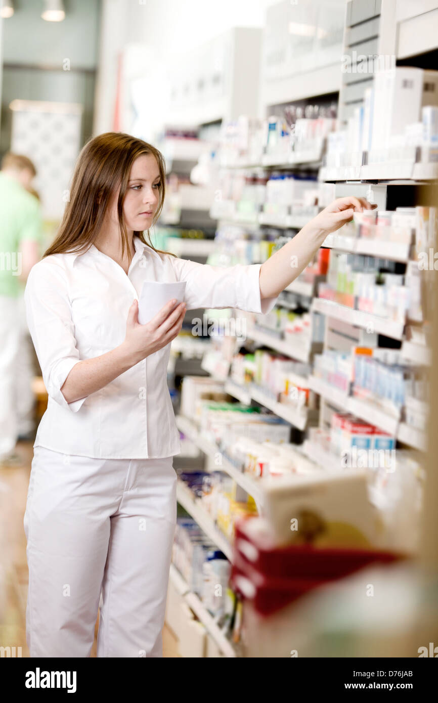 Pharmacist prescription fill hi-res stock photography and images - Alamy