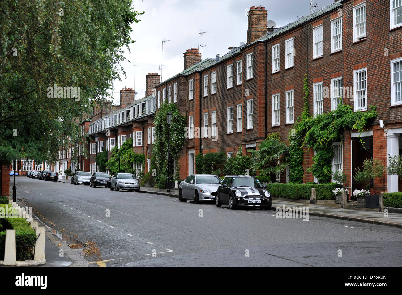 Residential Street Chelsea London Stock Photos & Residential Street ...