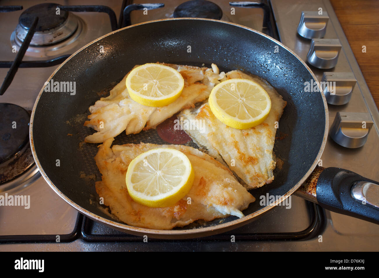 Fresh plaice fish hi-res stock photography and images - Alamy