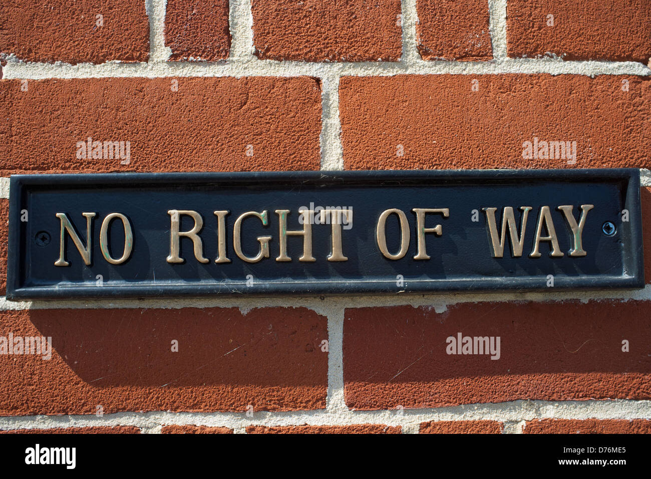 No right of way sign Stock Photo - Alamy