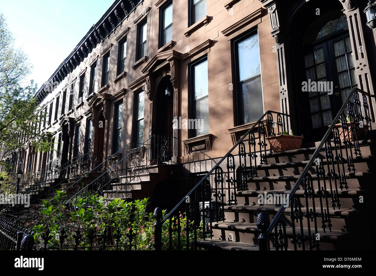 Brownstone hi-res stock photography and images - Alamy