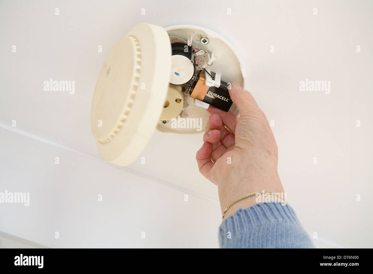 Changing a battery hi-res stock photography and images - Alamy