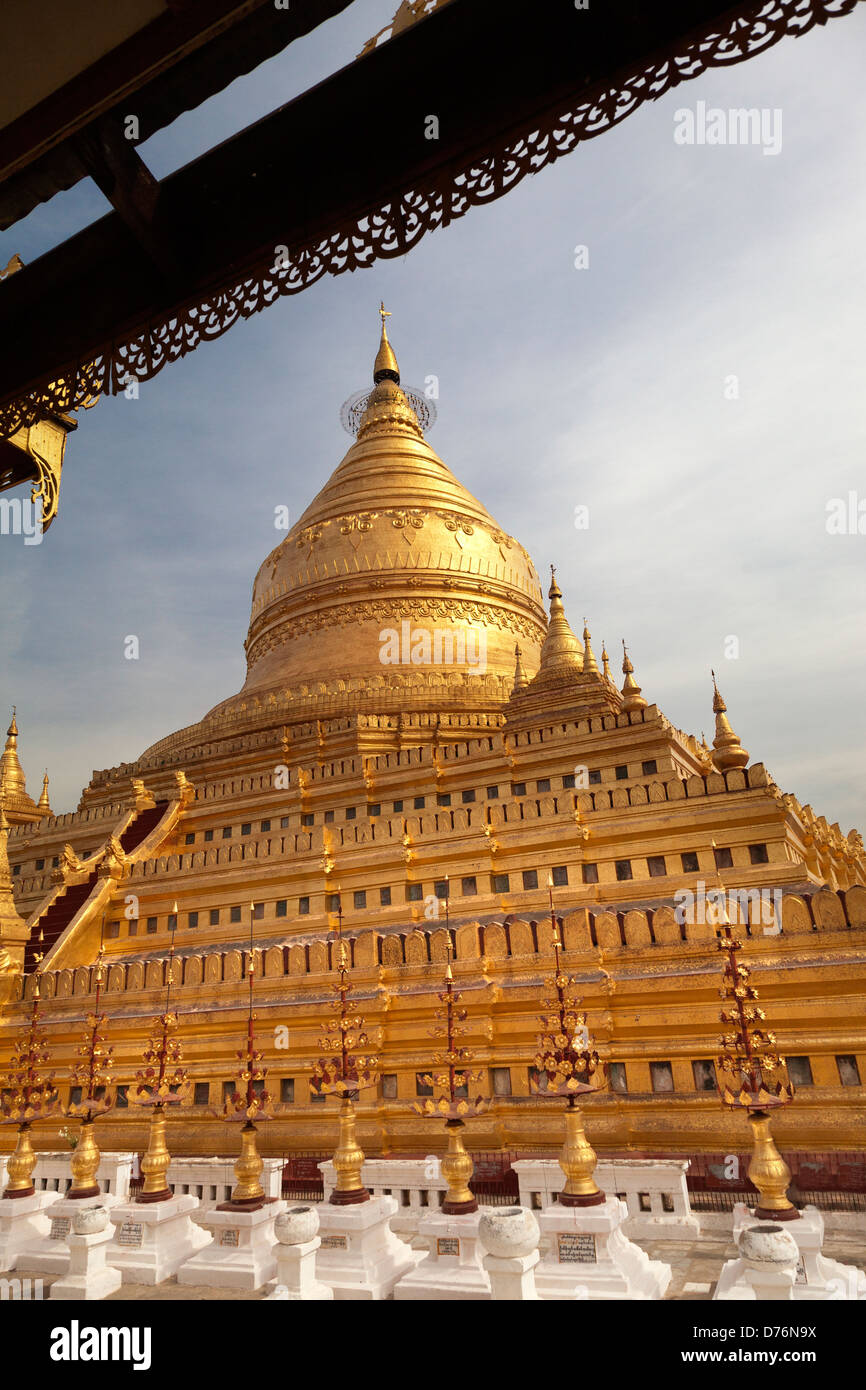 The great Stupa in the Shwezigon Pagoda, Bagan Myanmar 4 Stock Photo ...