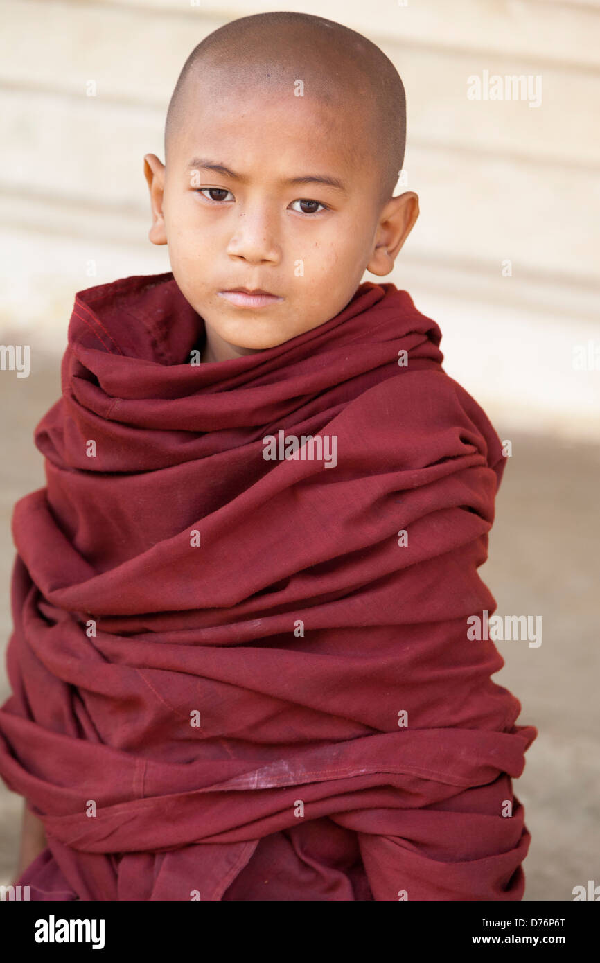 Young boy monk hi-res stock photography and images - Alamy
