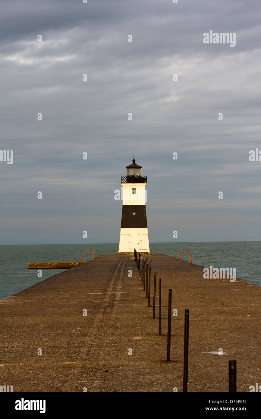 Presque isle lighthouse hi-res stock photography and images - Alamy