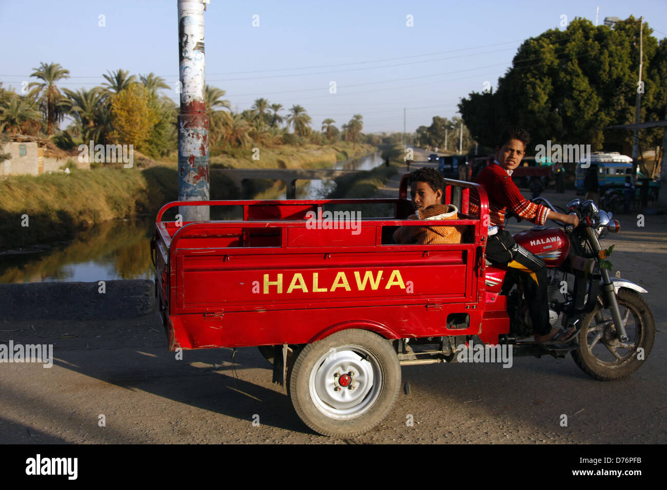 Halawa cycle hi-res stock photography and images - Alamy
