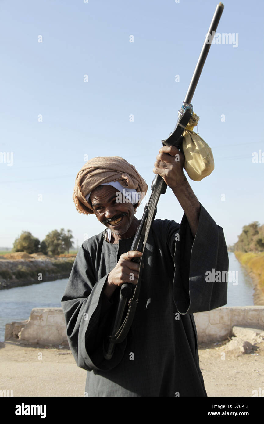 Muslim man gun nagaa el shaikh hi-res stock photography and images - Alamy