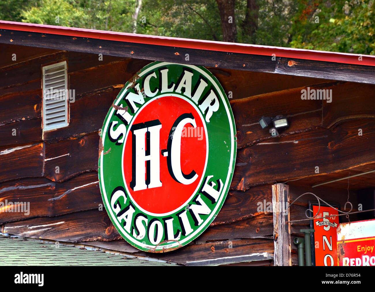 Sinclair gas sign hi-res stock photography and images - Alamy
