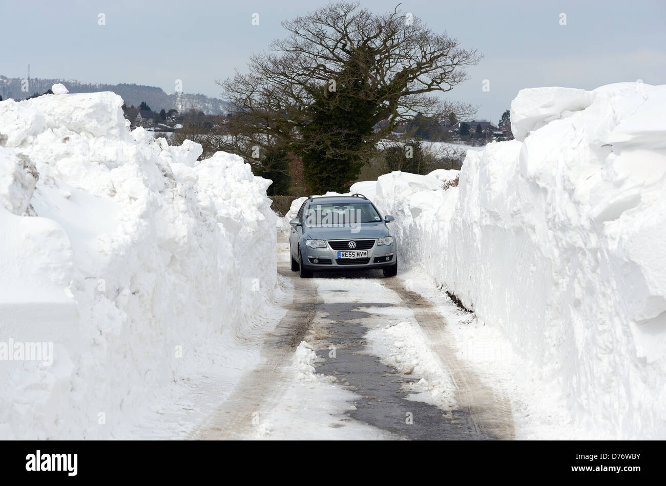 Rural lane snow hi-res stock photography and images - Alamy