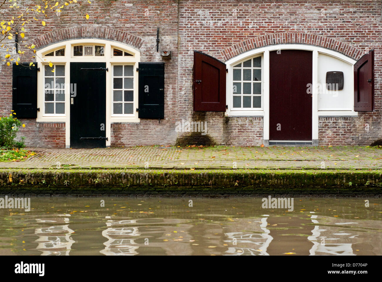 traditional dutch water canal Stock Photo - Alamy