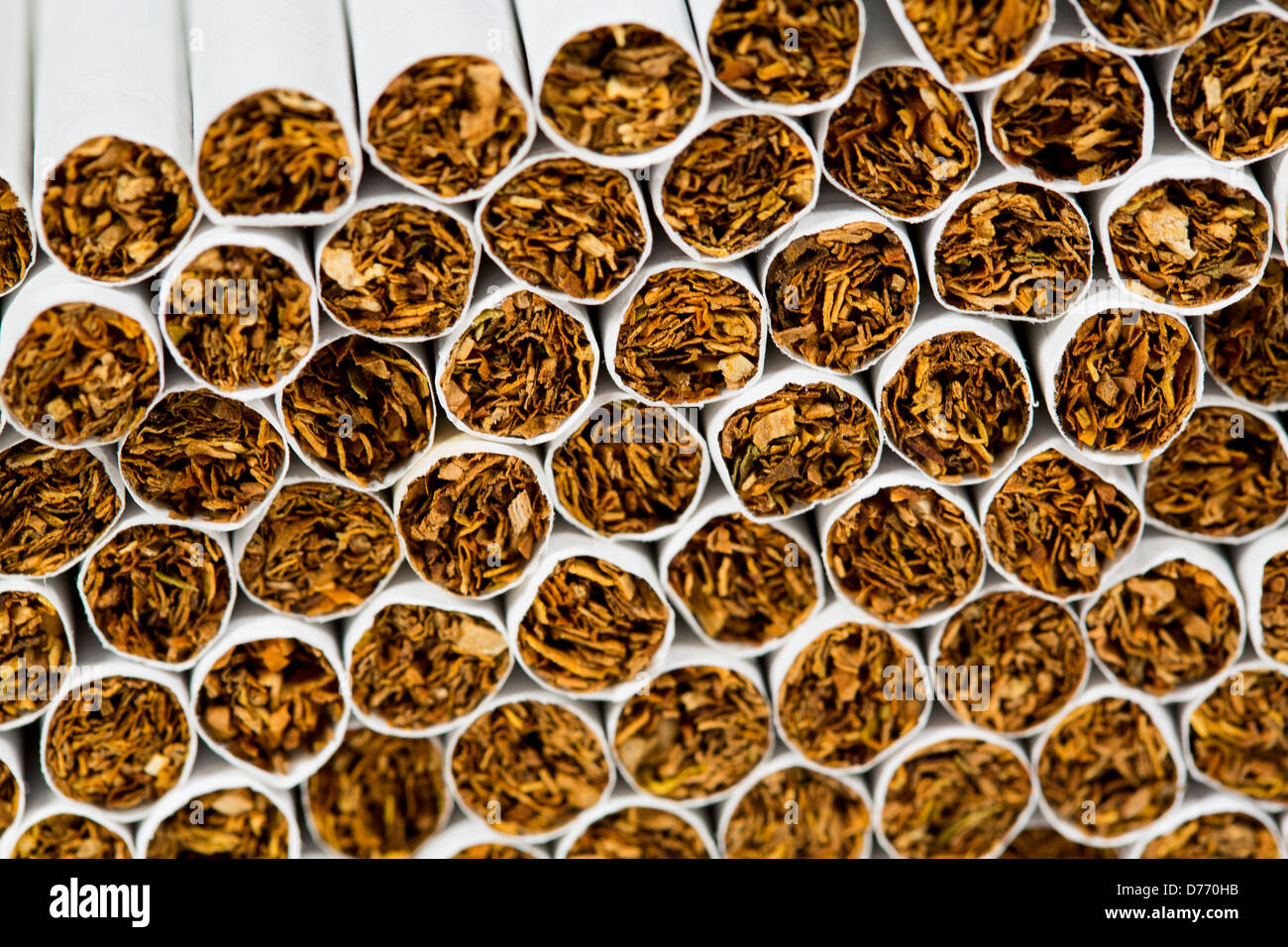 Loose, unpackaged cigarettes Stock Photo - Alamy