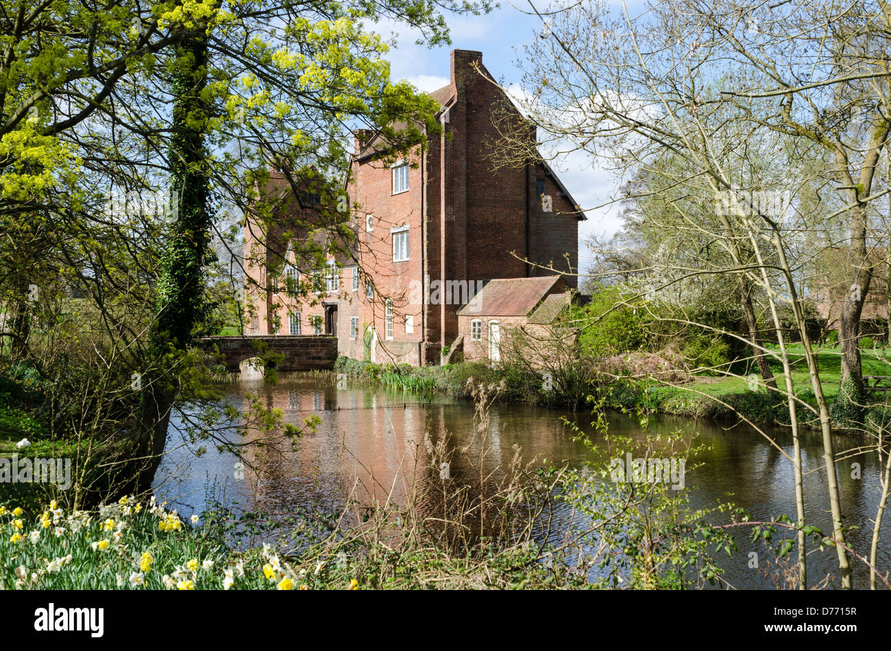 Elizabethan manor house hi-res stock photography and images - Alamy