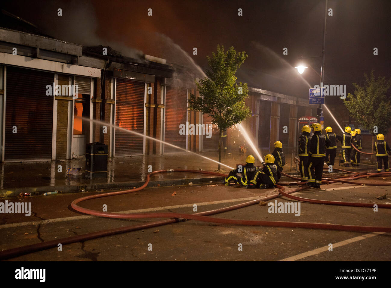 Fire tottenham hi-res stock photography and images - Alamy