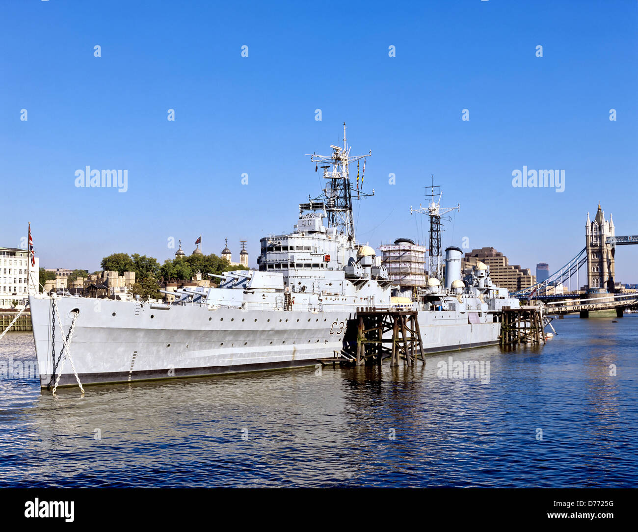 R of london hi-res stock photography and images - Alamy