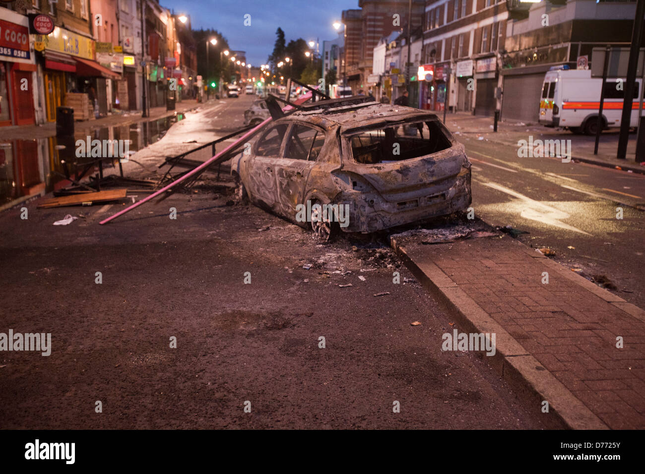 London Riots 2011, Tottenham, Police car Stock Photo - Alamy