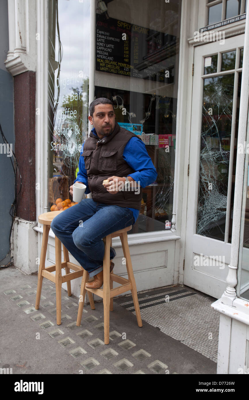 London Riots 2011, Ealing Broadway Stock Photo - Alamy