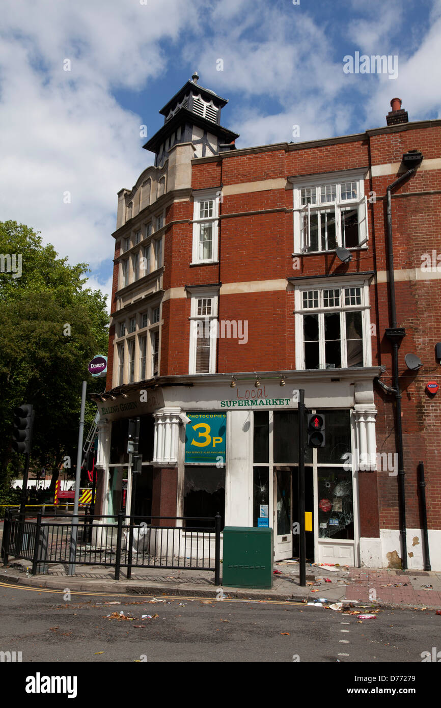 London Riots 2011, Ealing Broadway Stock Photo - Alamy