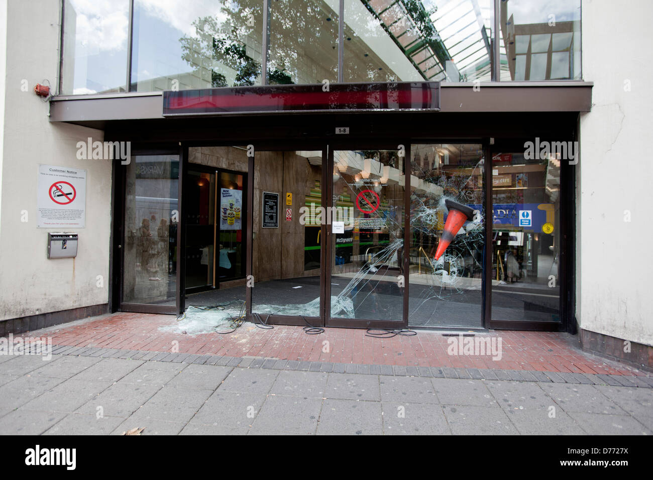 Ealing broadway arcadia hi-res stock photography and images - Alamy