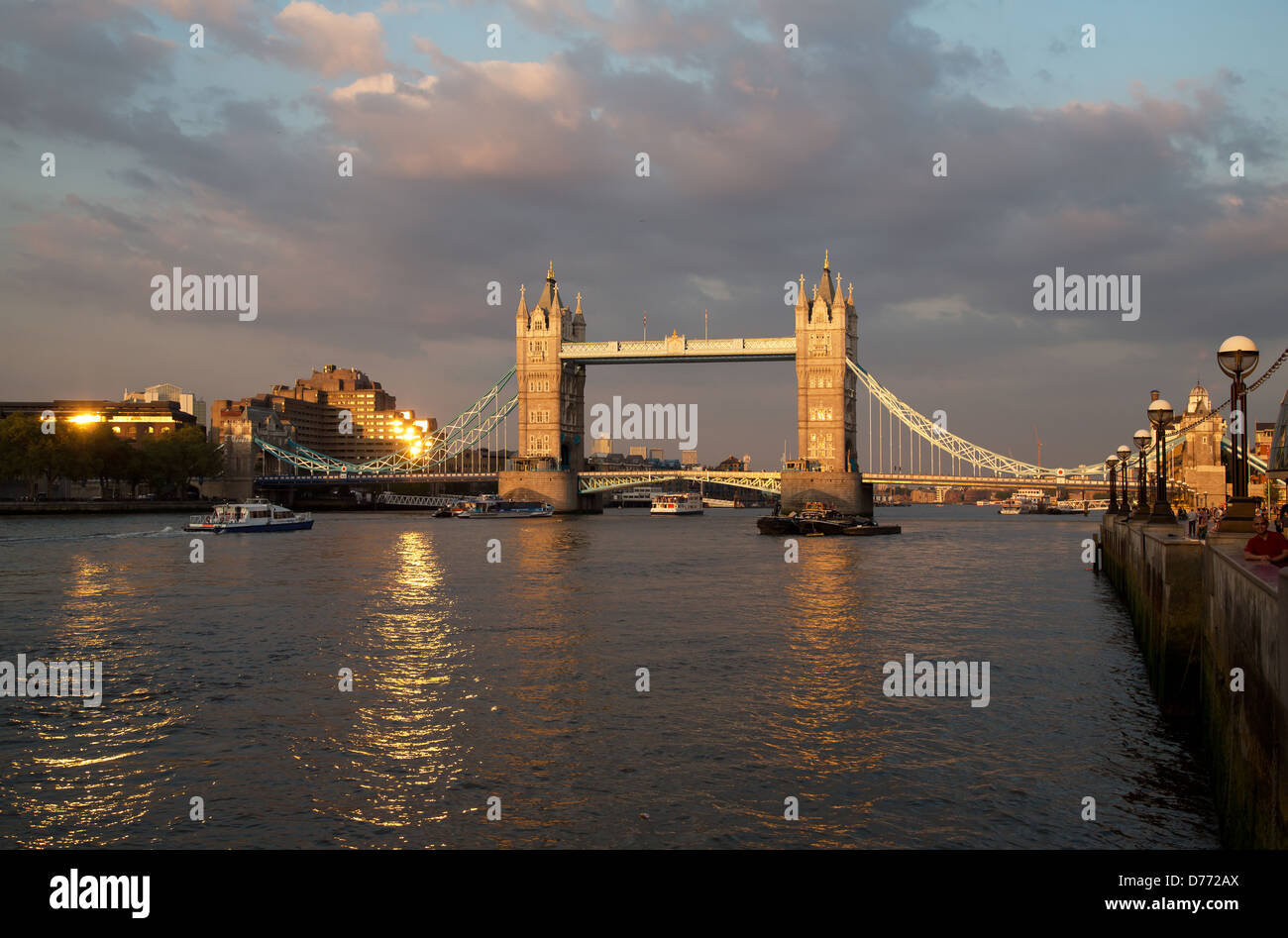 Uk waterways bridge hi-res stock photography and images - Alamy