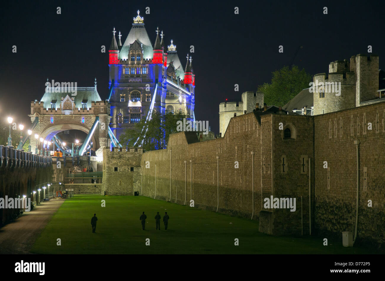 London night tower bridge hi-res stock photography and images - Alamy