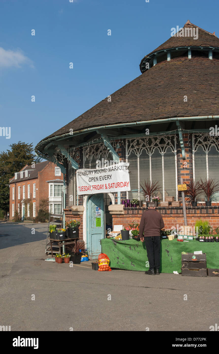 Round market hi-res stock photography and images - Alamy