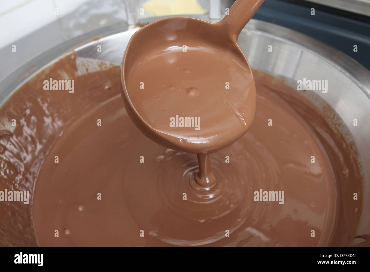 Liquid chocolate hi-res stock photography and images - Alamy