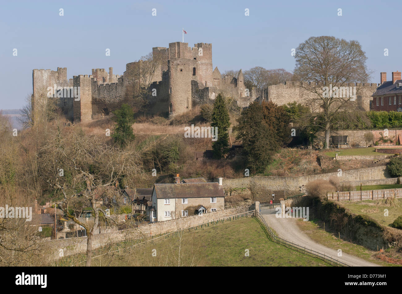 Ludlow castle ruins hi-res stock photography and images - Alamy