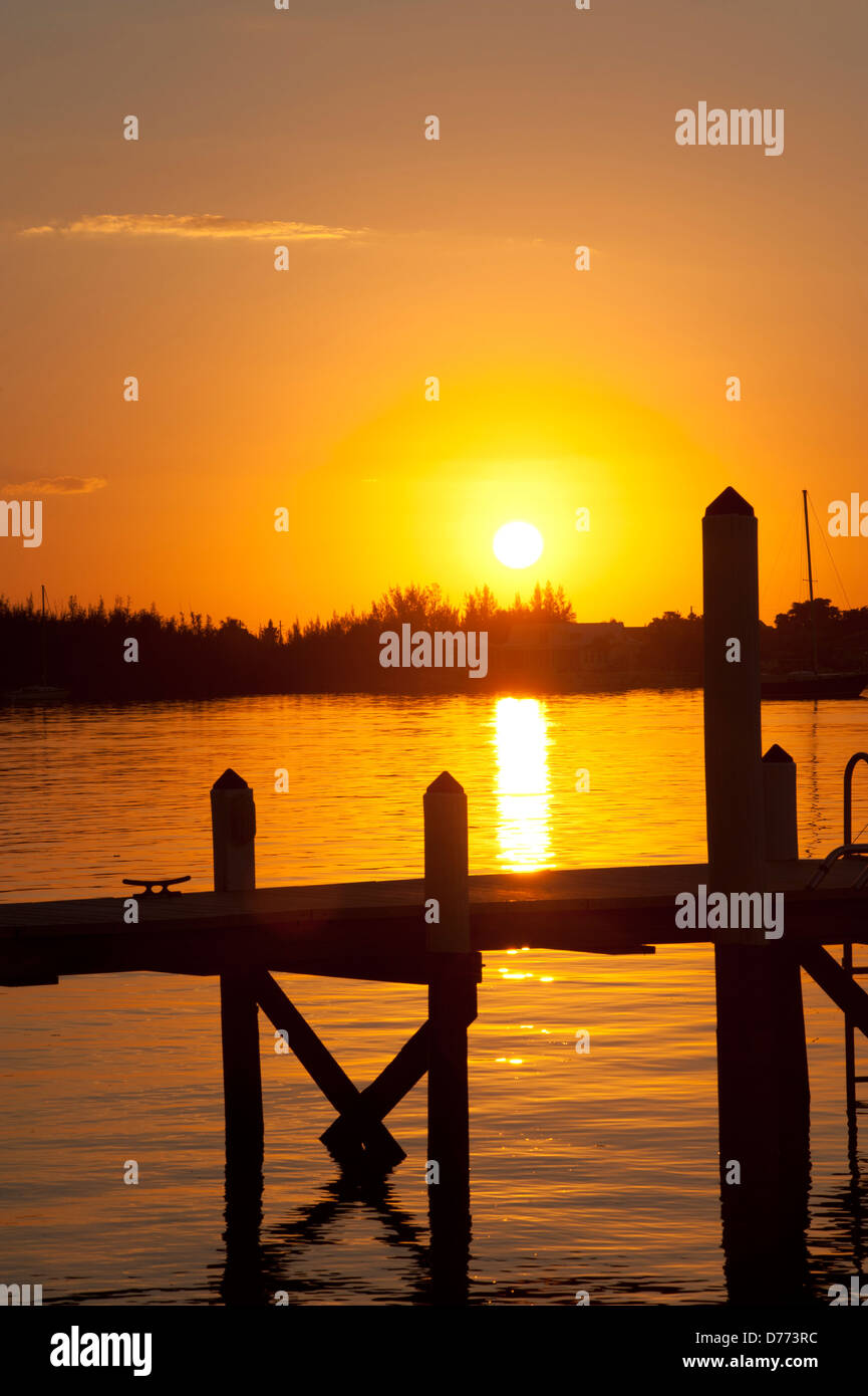 Boat Dock Sunrise Stock Photo - Alamy