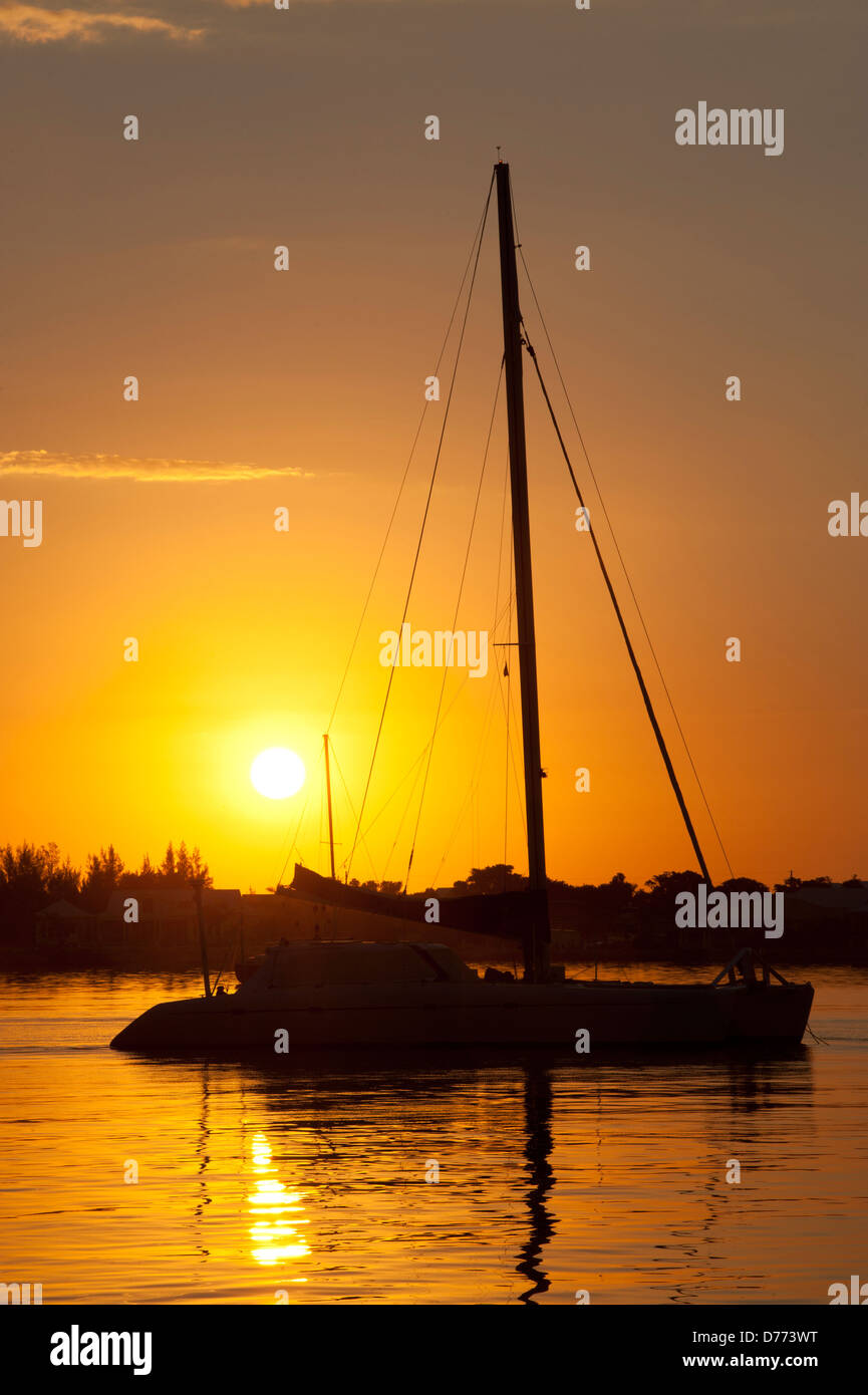 Sailboat sunrise hi-res stock photography and images - Alamy
