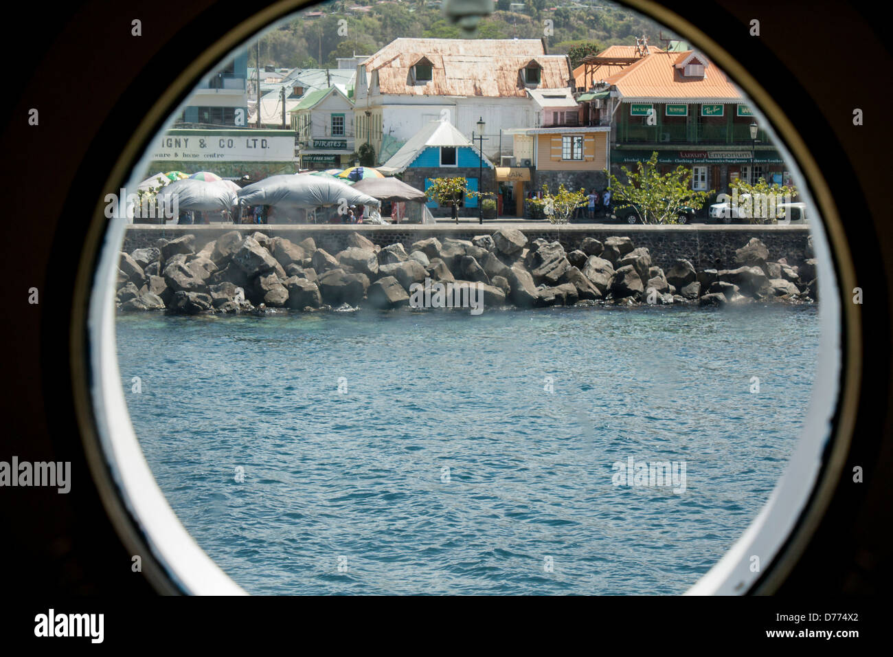 circle view through cruise ship window Stock Photo - Alamy