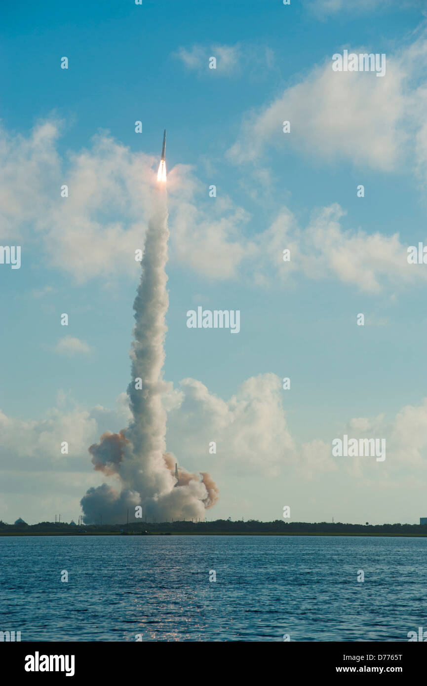 USA Florida Cape Canaveral Space rocket taking off Stock Photo - Alamy