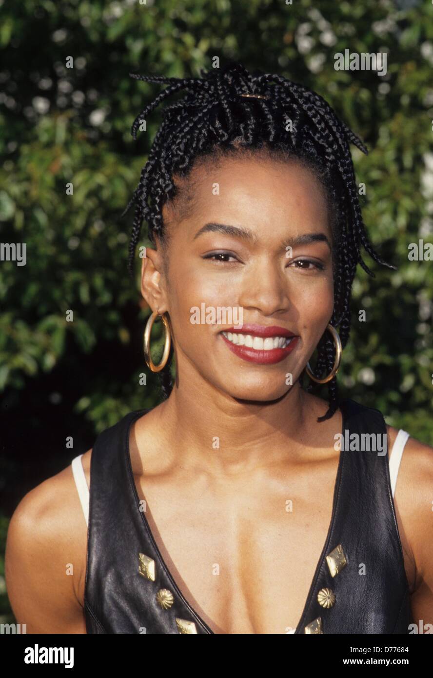Angela bassett 1994 hi-res stock photography and images - Alamy