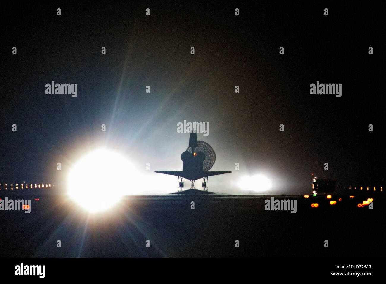 Endeavour landing hi-res stock photography and images - Alamy