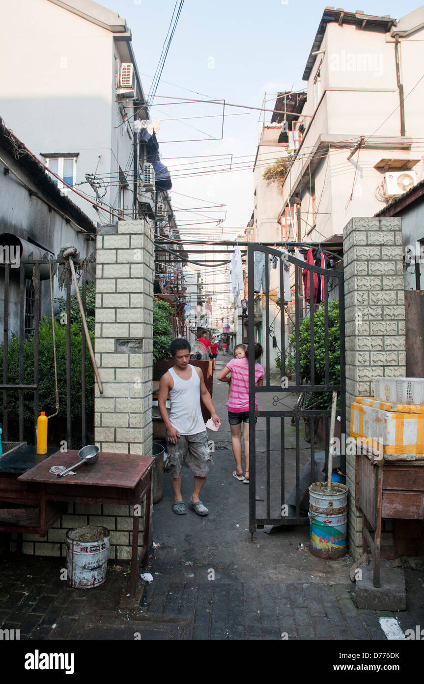 China poverty family hi-res stock photography and images - Alamy
