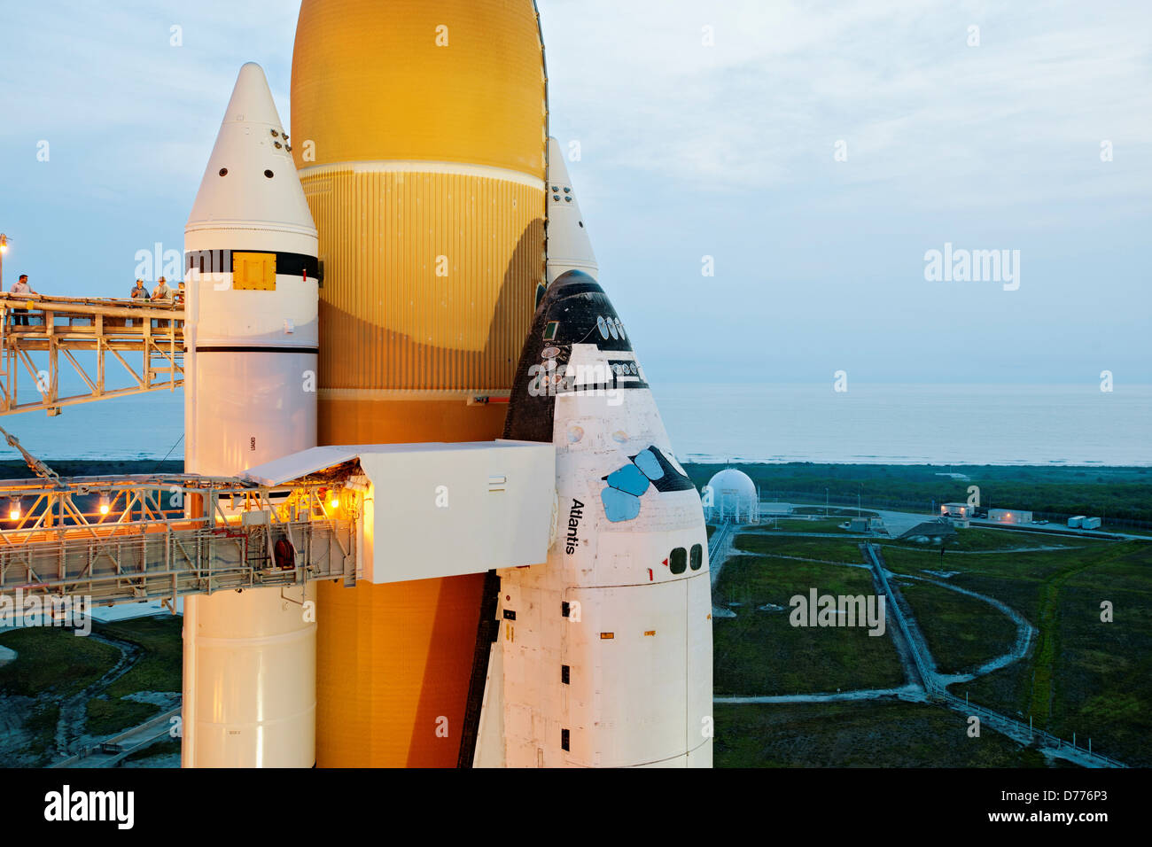 Atlantis sts 135 final space shuttle hi-res stock photography and ...